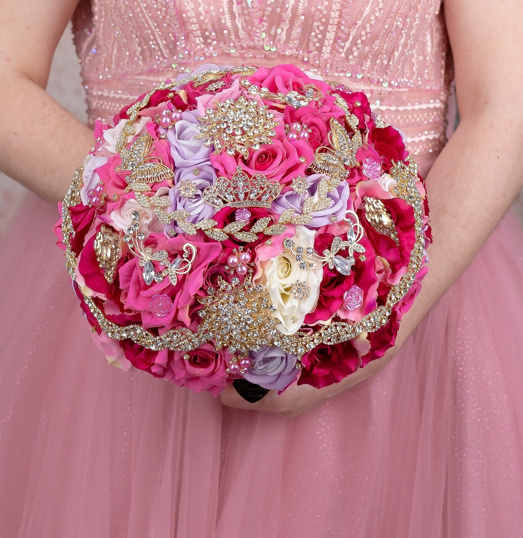 Ramo de quinceañera fucsia | Ramo de quinceañera con broche rosa ...