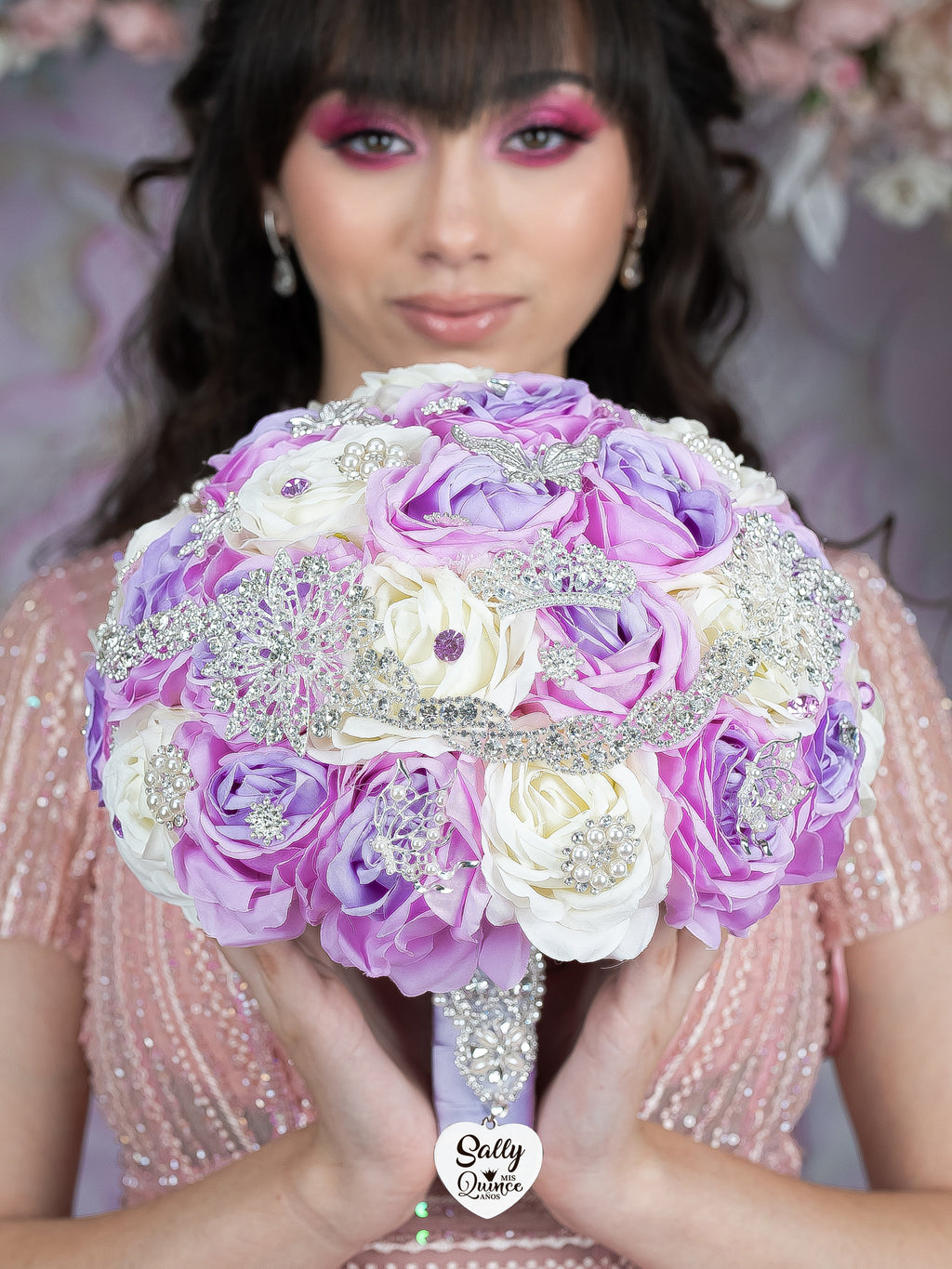 Ramo de quinceañera color lila 13 inches / quinceanera-decor