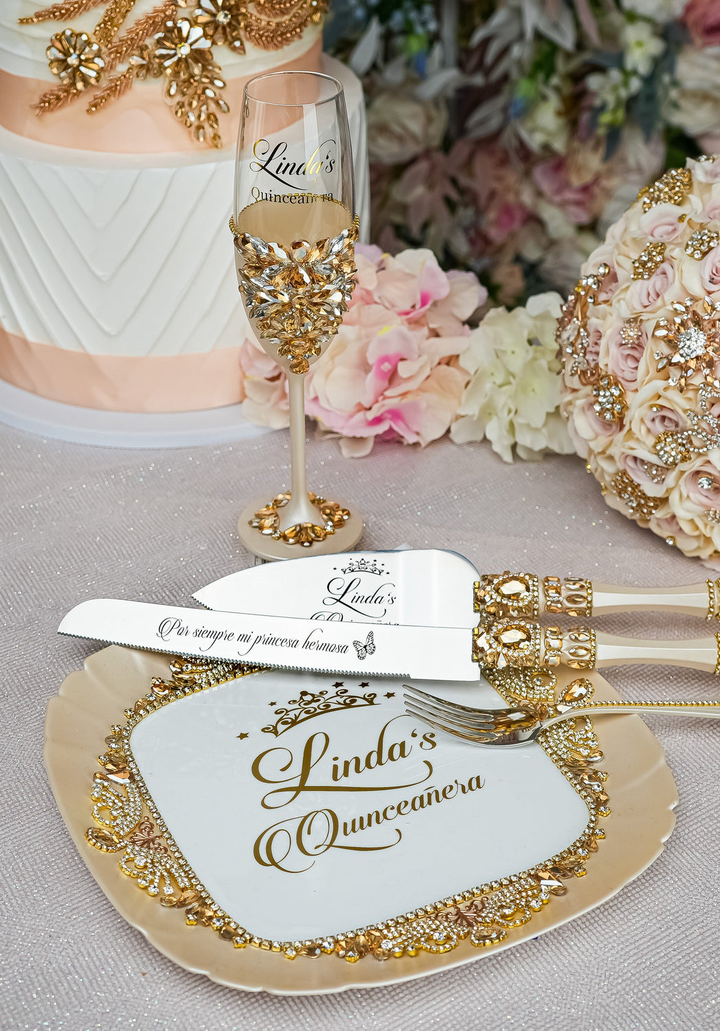 Gold full quinceanera package / quinceanera-decor